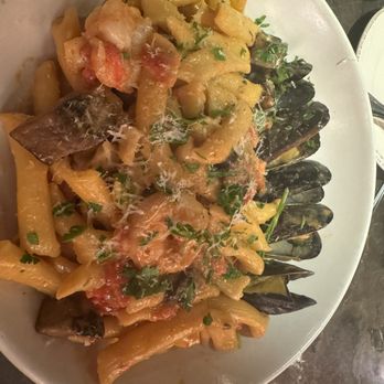 DEL’S ITALIAN KITCHEN - Updated December 2025 - 36 Photos & 43 Reviews ...