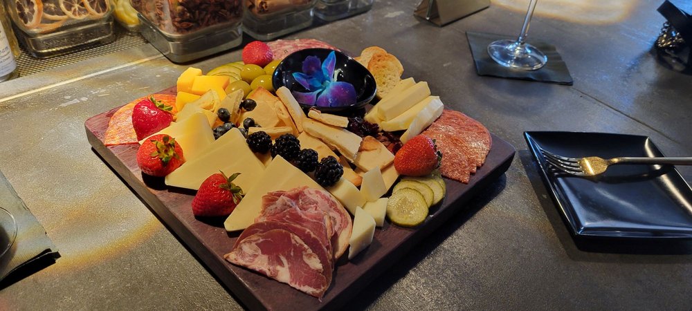 THE ALIBI COCKTAILS & BITES - Updated February 2025 - 110 Photos & 51 ...