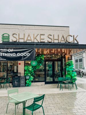 SHAKE SHACK TUSCAN VILLAGE - Updated October 2025 - 11 Photos & 23 ...