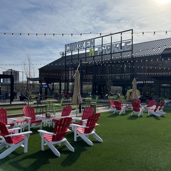 CHICKEN N PICKLE - ST CHARLES - Updated 2024 - 117 Photos & 54 Reviews ...