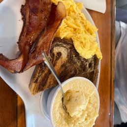 TWO CHICKS CAFE - 1038 Photos & 1094 Reviews - 901 Convention Center ...