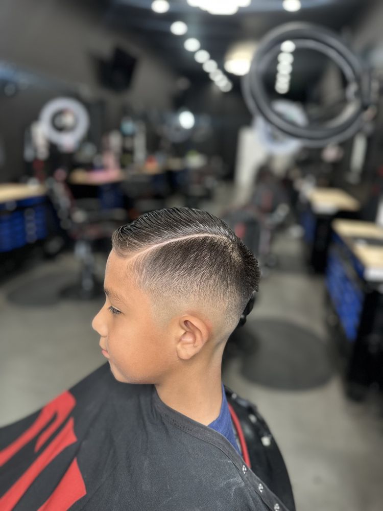 CUTZ ON MAIN - Updated March 2026 - 86 Photos & 34 Reviews - 24333 Main ...