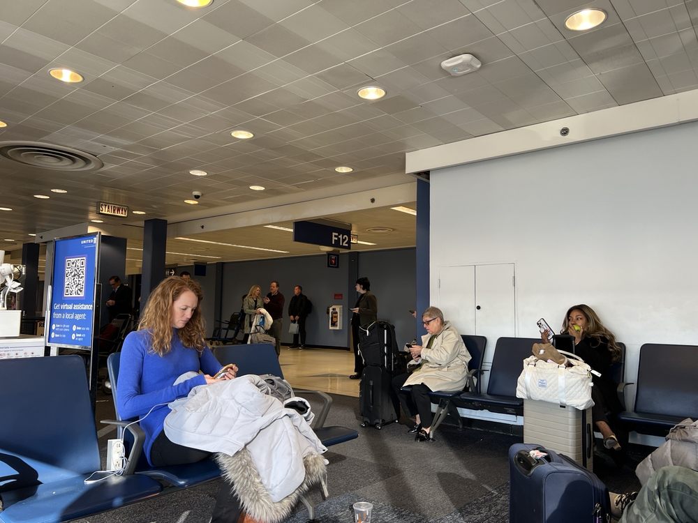 O’HARE INTERNATIONAL AIRPORT - TERMINAL 2 - Updated May 2025 - 176 ...