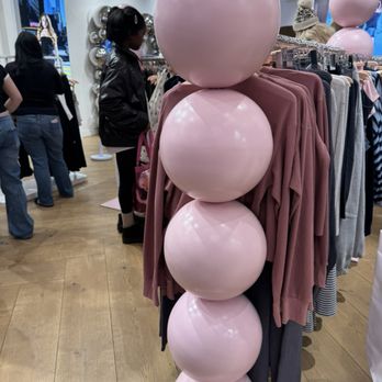 EDIKTED - Updated October 2025 - 37 Photos & 21 Reviews - 518 Broadway ...