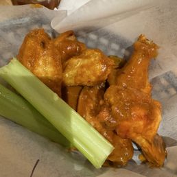 BUFFALO TAP - Updated December 2025 - 133 Photos & 305 Reviews - 4990 W ...