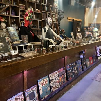 THE UNRELIABLE NARRATOR - Updated September 2025 - 33 Photos & 10 ...