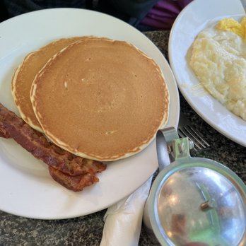 HENRY’S - Updated February 2025 - 58 Photos & 69 Reviews - 208 Grand ...