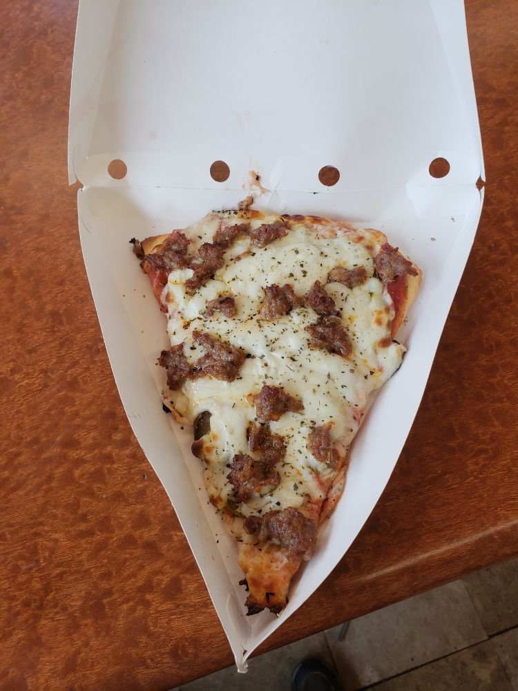 SWIFTY’S CHICKEN, PIZZA, AND THINGS - Updated March 2025 - 13 Photos ...