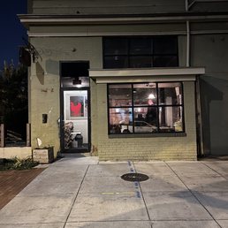 THE RED HEN - Updated December 2025 - 1639 Photos & 1131 Reviews - 1822 ...