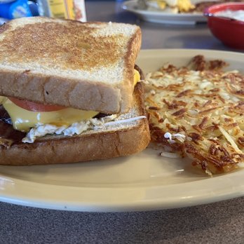 GOOD GRAVY! DINER - Updated November 2024 - 314 Photos & 383 Reviews ...