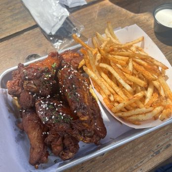 ROYCE - Updated October 2025 - 432 Photos & 297 Reviews - 115 Ridge St ...