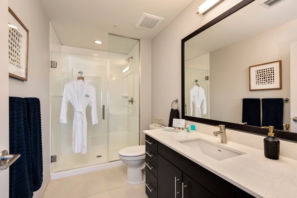 COMMERCE TOWER APARTMENTS - Updated December 2025 - 56 Photos & 18 ...