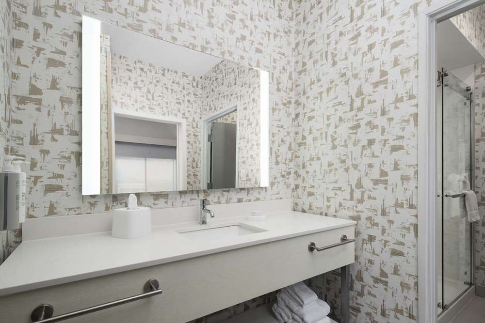 HAMPTON INN & SUITES AMARILLO WEST - Updated December 2025 - 87 Photos ...