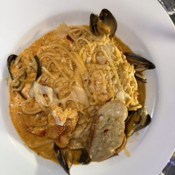 DOCKS OFF 5TH - Updated 05/2025 - 320 Photos & 60 Reviews - 25 W 51st ...