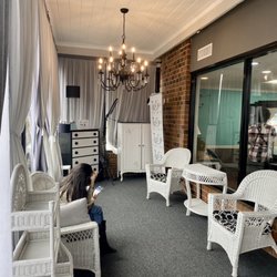 Best Walk In Hair Salons Near Me - May 2025: Find Nearby Walk In Hair ...