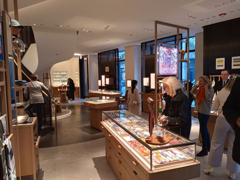 HERMÈS - Updated May 2026 - 89 Photos & 88 Reviews - 25 E Oak St ...