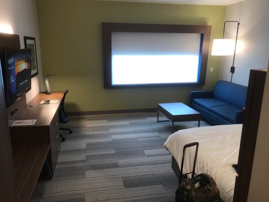 HOLIDAY INN EXPRESS & SUITES SPRINGFIELD NORTH - Updated May 2025 - 15 ...