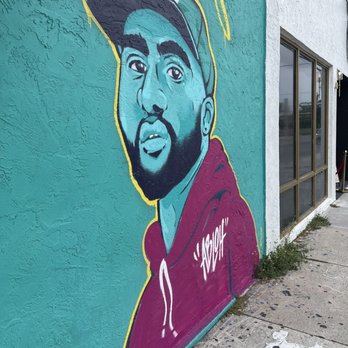 GRAILS MIAMI - RESTAURANT & SPORTS BAR - Updated May 2024 - 1288 Photos ...