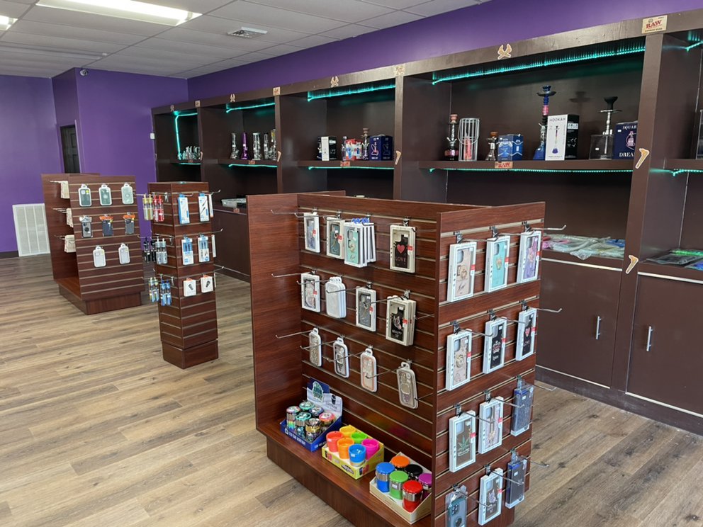 AAA SMOKE STORE - Updated December 2024 - 12 Photos - 900 Ulster Ave ...