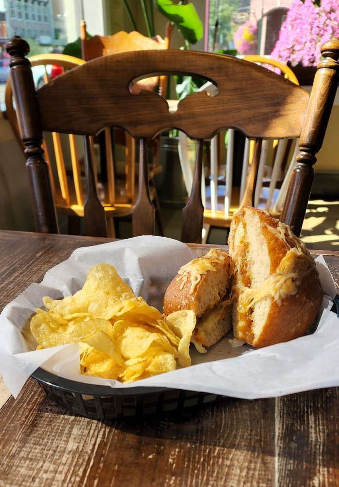 AVENUE BREAD & DELI - LYNDEN - 137 Photos & 97 Reviews - 444 Front St ...