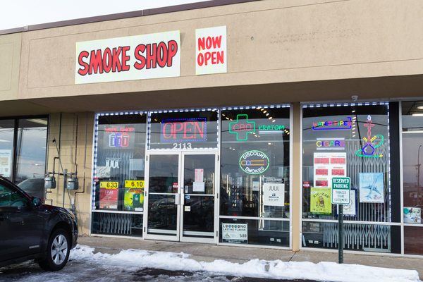 DISCOUNT SMOKE SHOP - Updated April 2026 - 2113 Snelling Ave N ...