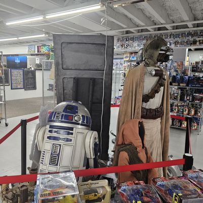 THE BATCAVE COMICS & TOYS - Updated September 2025 - 27 Photos & 40 ...