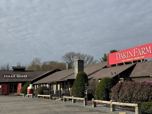 DAKIN FARM - Updated December 2025 - 46 Photos & 40 Reviews - 100 ...