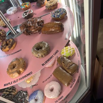 VOODOO DOUGHNUT - Updated July 2025 - 2814 Photos & 2119 Reviews - 1520 ...