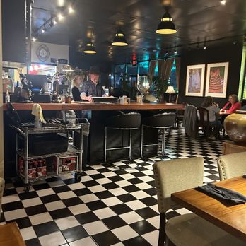 FINICKY FRANKS - Updated November 2025 - 133 Photos & 140 Reviews ...