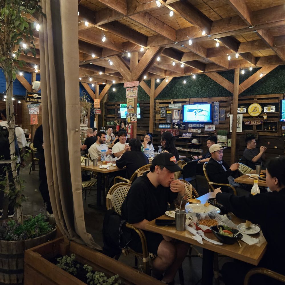 Restaurants open late store