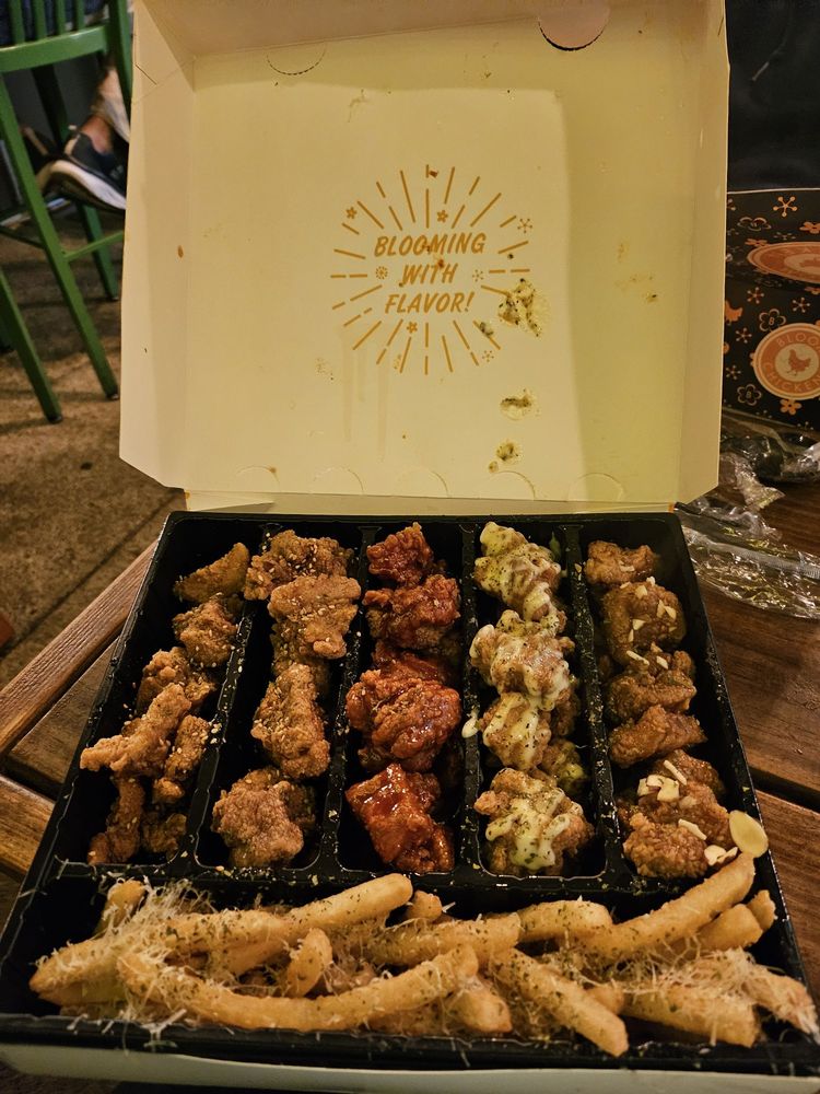 BLOOM CHICKEN - Updated July 2025 - 199 Photos & 89 Reviews - 365 Essex ...