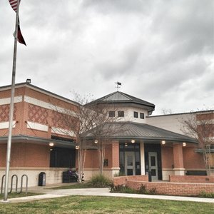 ROUND ROCK PUBLIC LIBRARY - Updated December 2025 - 70 Photos & 12 ...