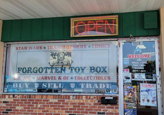 THE FORGOTTEN TOY BOX - Updated October 2025 - 19 Photos - 9926 Beach ...