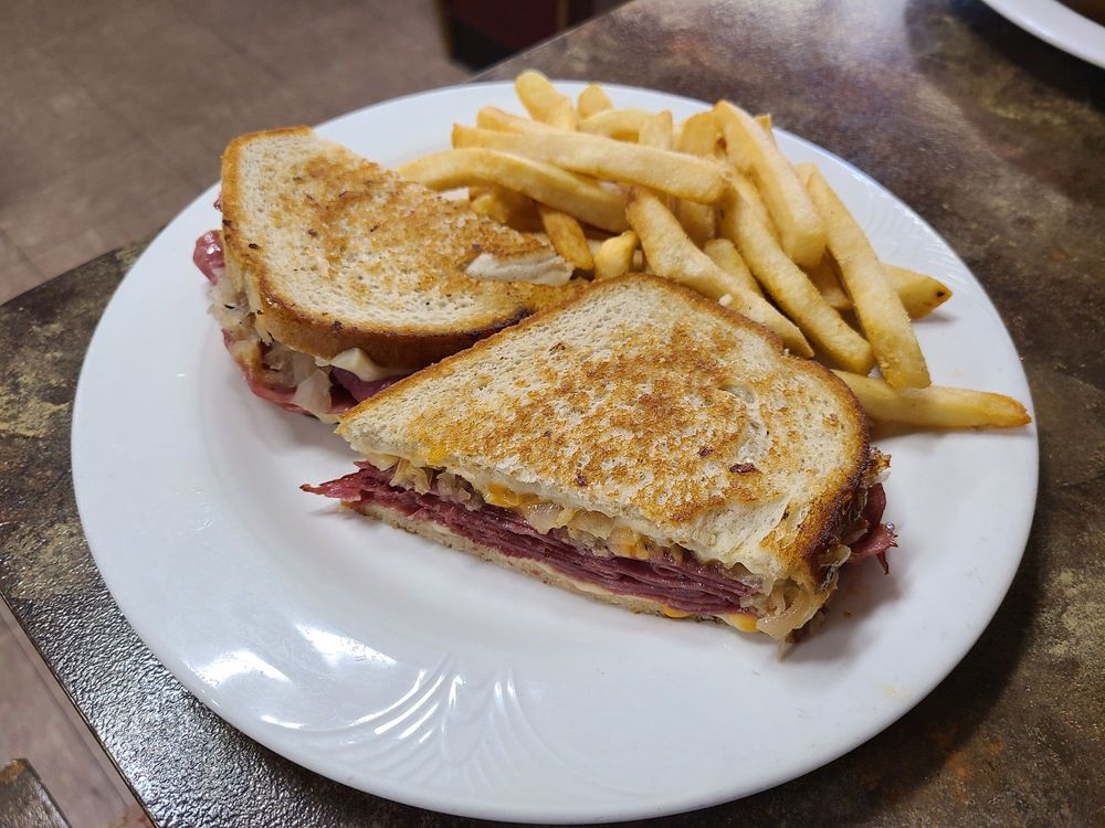 GARDEN PRAIRIE CAFE - Updated July 2024 - 14 Photos - 11120 US-20 ...