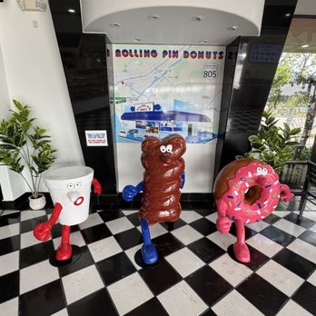 ROLLING PIN DONUTS - Updated December 2025 - 207 Photos & 89 Reviews ...