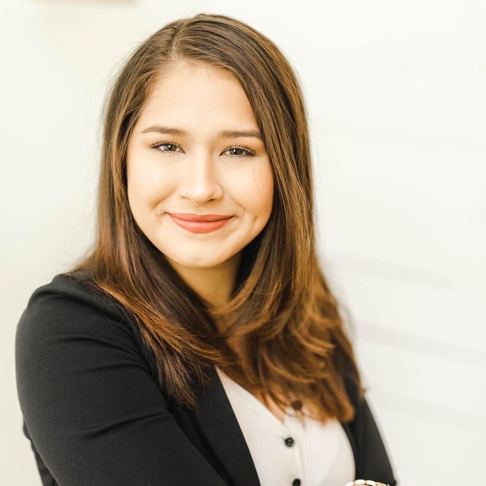 Daniela Alarcon's Instagram, Twitter & Facebook on IDCrawl