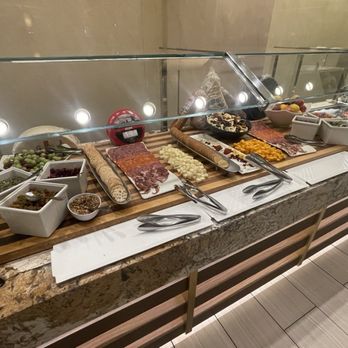 TOUCAN CHARLIE’S BUFFET & GRILLE - Updated December 2024 - 2993 Photos ...