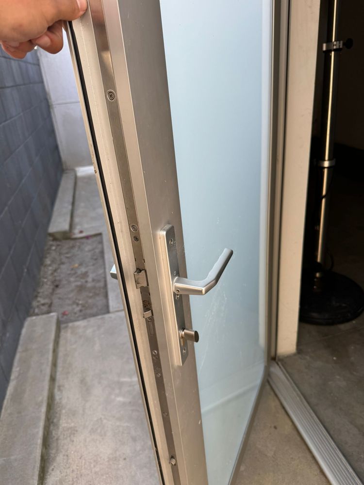 FLASH LOCK & KEY - Updated August 2025 - 23 Photos - 449 North Sweetzer ...