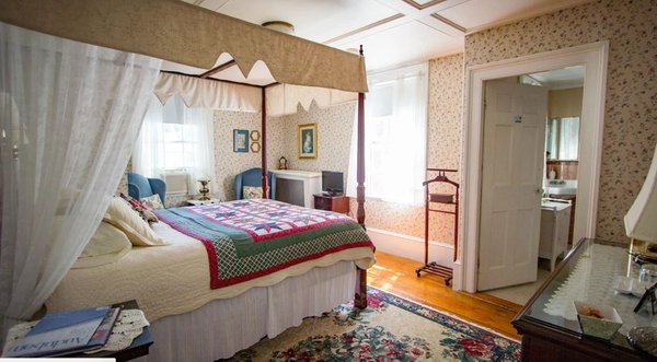 SALLY WEBSTER INN - Updated May 2026 - 31 Photos & 16 Reviews - 34 ...
