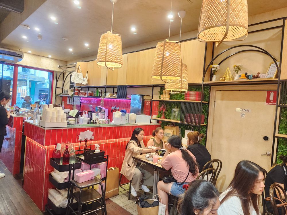 DODEE PAIDANG SWANSTON STREET - 245 Swanston St, Melbourne Victoria, Australia - Thai ...