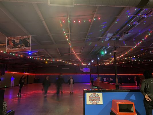 AUSTIN ROLLER RINK - 29 Photos & 87 Reviews - 11600 Manchaca Rd, Austin ...