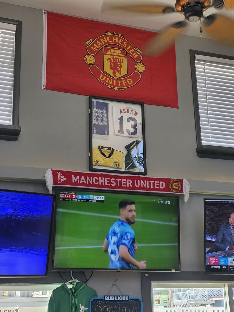 SHAKA POOL BAR AND GRILL - Updated August 2024 - 12614 Ocean Gateway ...