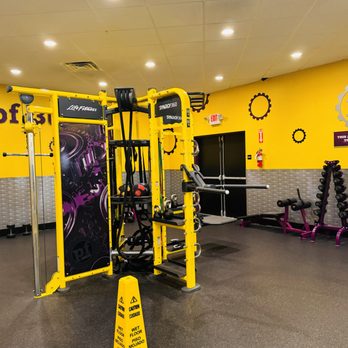 PLANET FITNESS - Updated April 2025 - 54 Photos & 126 Reviews - 4135 ...