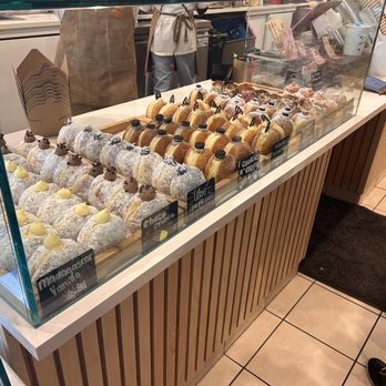 DEAR DONUTS - Updated May 2024 - 257 Photos & 82 Reviews - 570 S ...