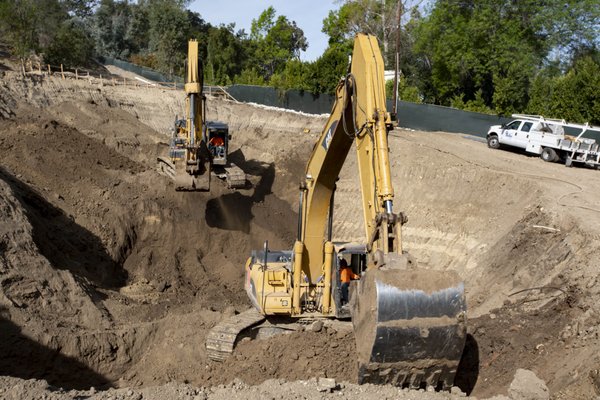 D & D CONSTRUCTION - Updated December 2025 - 28 Photos - 11043 Olinda ...