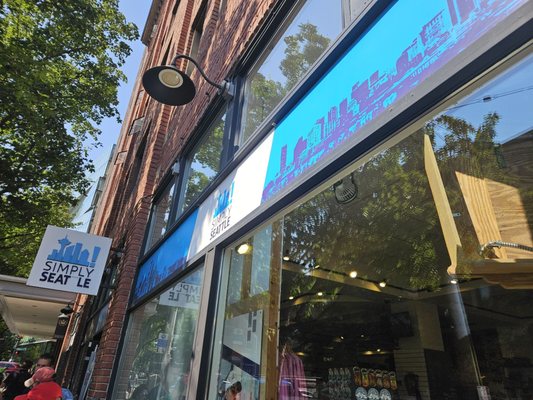 SIMPLY SEATTLE - Updated August 2025 - 44 Photos & 84 Reviews - 1600 ...