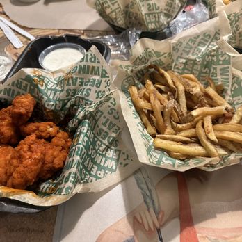 WINGSTOP - Updated December 2025 - 23 Photos & 53 Reviews - 2100 Troy ...