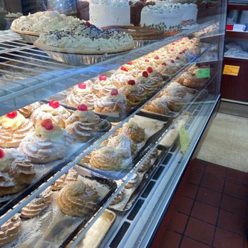 DELUISE BAKERY - 210 Photos & 55 Reviews - 701 Oaklawn Ave, Cranston ...