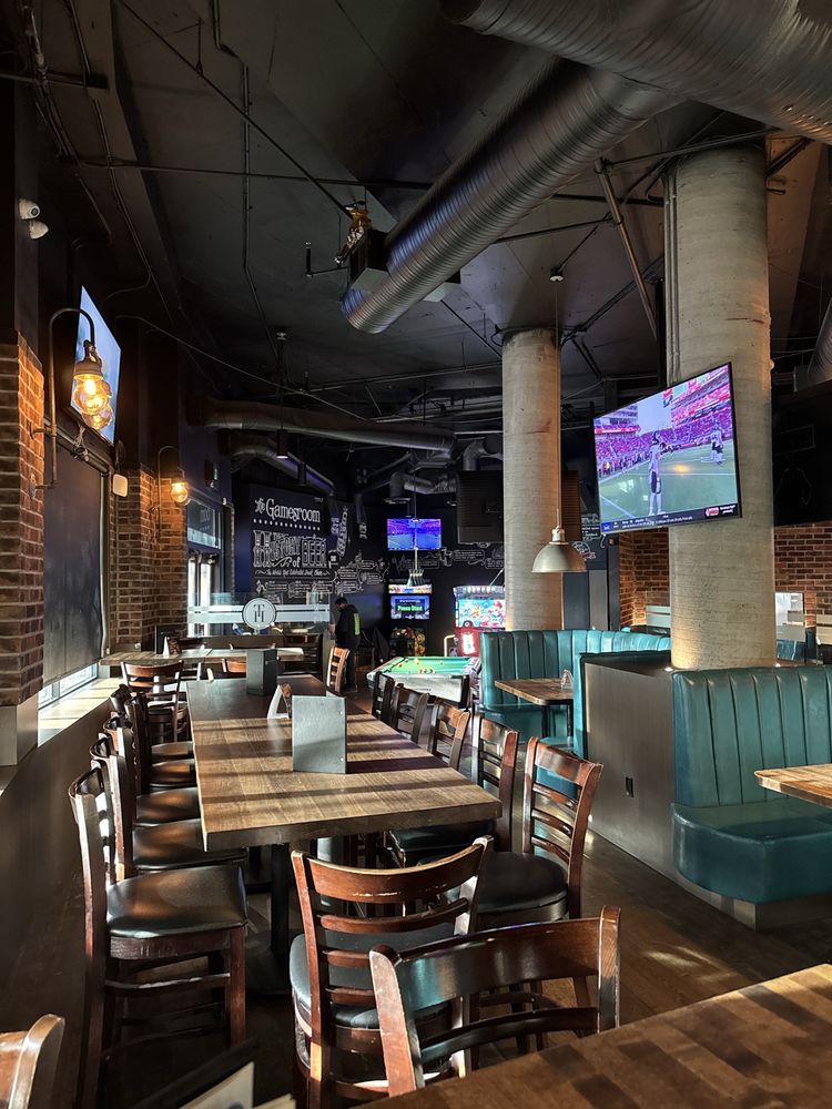 THE TAPHOUSE COQUITLAM - Updated January 2026 - 85 Photos & 49 Reviews ...