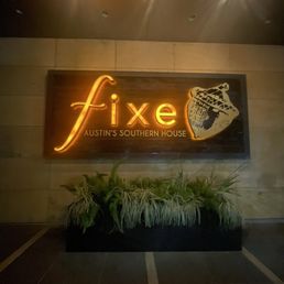 FIXE AUSTIN’S SOUTHERN HOUSE - Updated May 2025 - 1313 Photos & 1026 ...